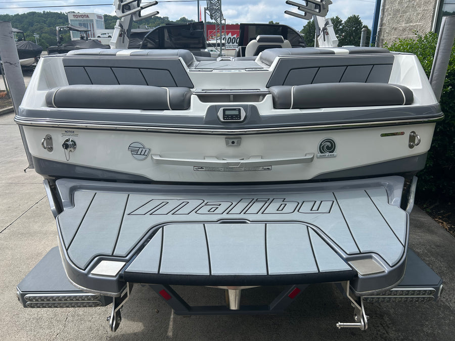 Pre-Owned – American Boat Center